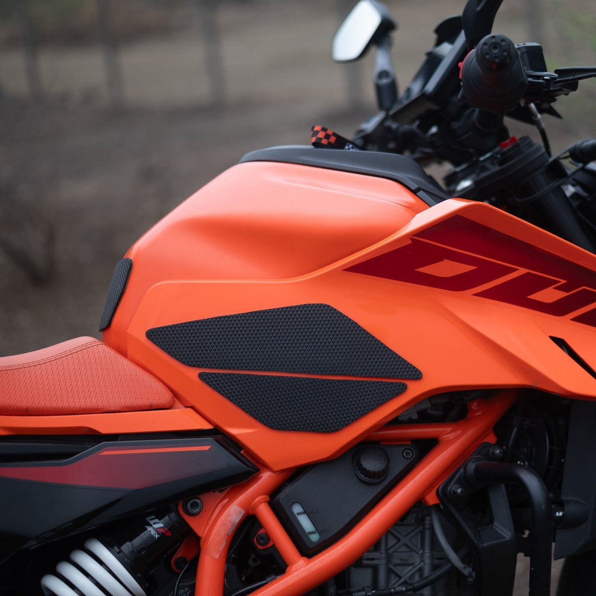 Duke 390 Gen3 | Tank Grips – Autologue Design