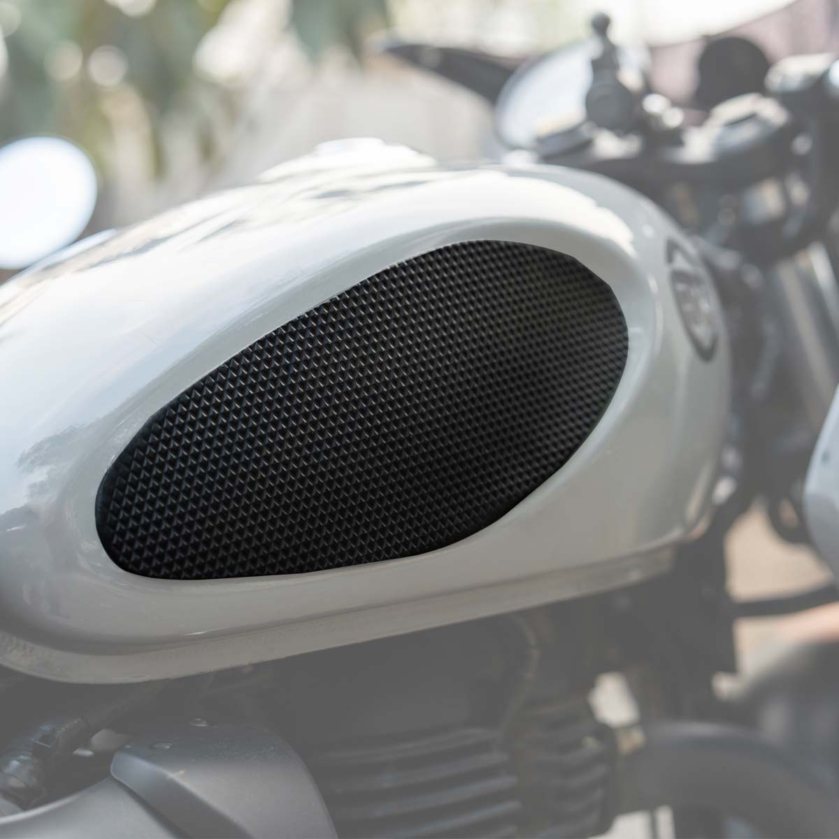 Hunter 350 | Tank Grips – Autologue Design